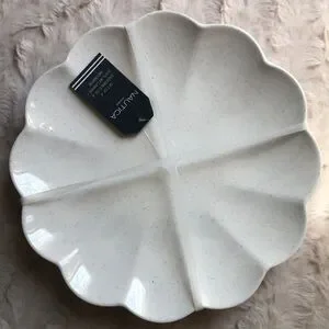 Nautica | Dining | Nautica Scalloped Melamine Dinner Plates Flower ...